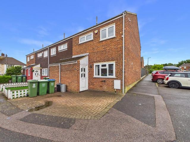 3 bedroom end of terrace house for sale
