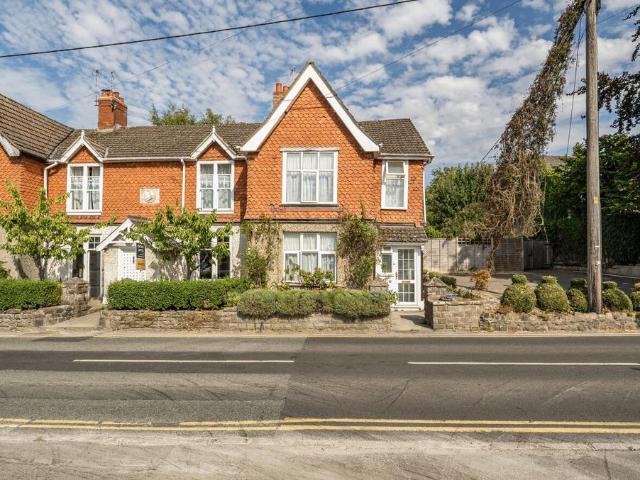 3 bedroom end of terrace house for sale