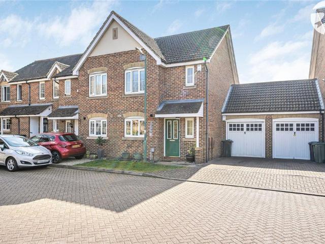 3 bedroom end of terrace house for sale