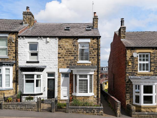 3 bedroom end of terrace house for sale