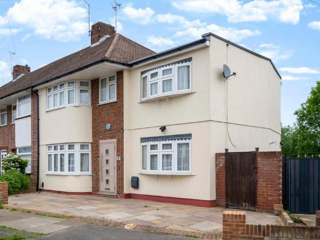3 bedroom end of terrace house for sale