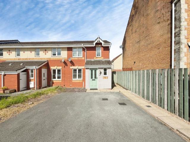 3 bedroom end of terrace house for sale