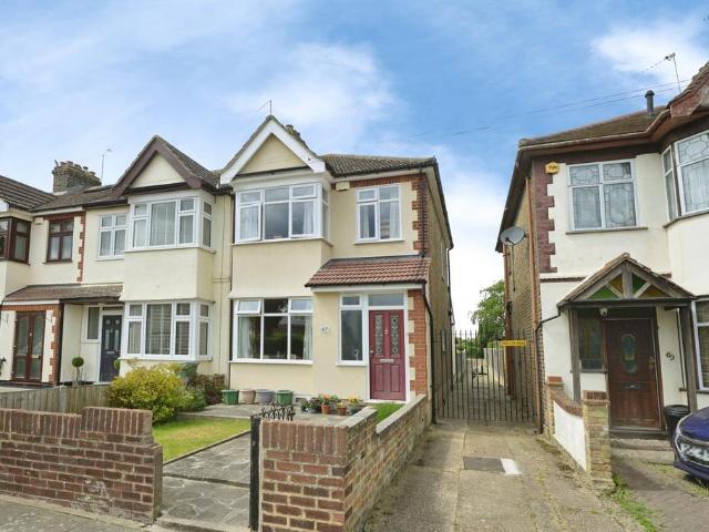 3 bedroom end of terrace house for sale