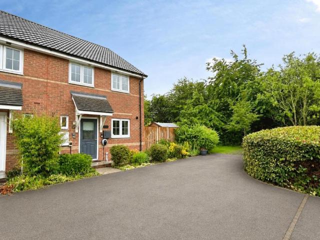 3 bedroom end of terrace house for sale