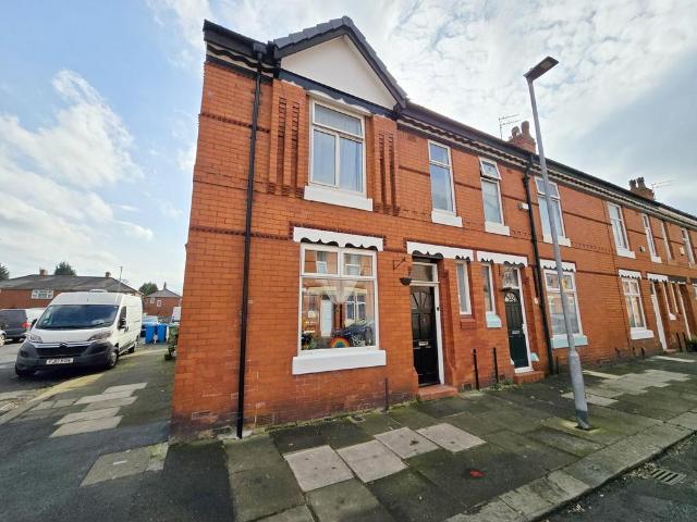 3 bedroom end of terrace house for sale