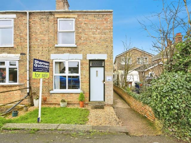 3 bedroom end of terrace house for sale