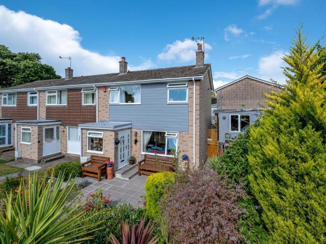 3 bedroom end of terrace house for sale