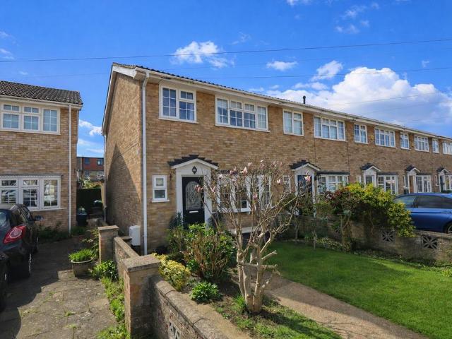 3 bedroom end of terrace house for sale