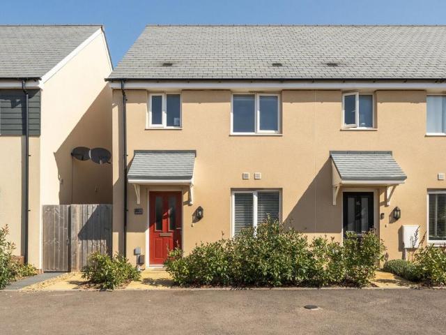 3 bedroom end of terrace house for sale