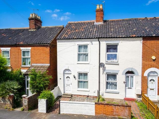 3 bedroom end of terrace house for sale
