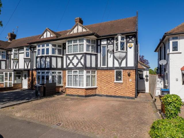 3 bedroom end of terrace house for sale