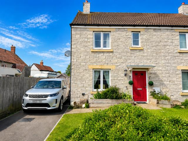 3 bedroom end of terrace house for sale