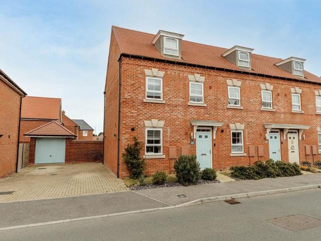 3 bedroom end of terrace house for sale
