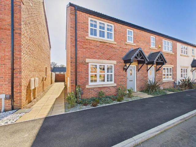 3 bedroom end of terrace house for sale