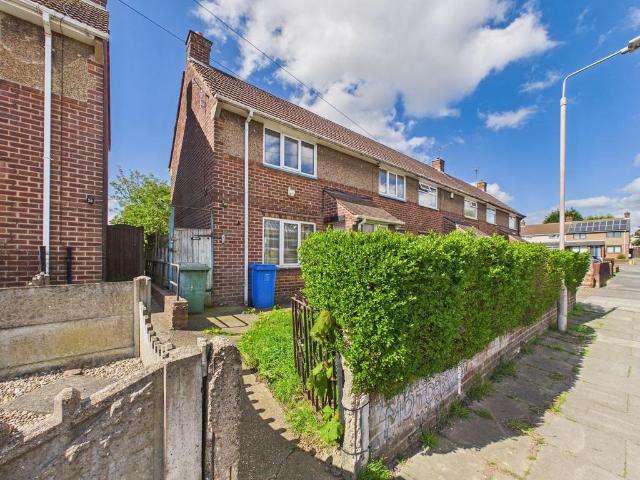 3 bedroom end of terrace house for sale