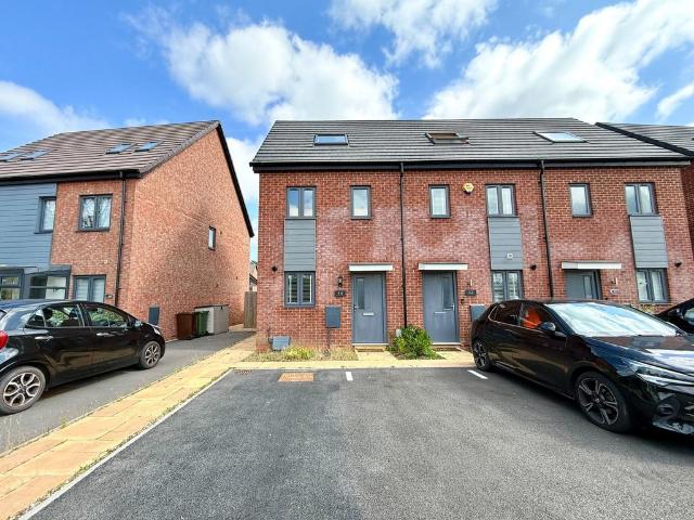 3 bedroom end of terrace house for sale