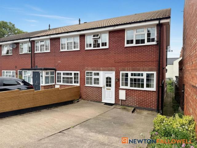 3 bedroom end of terrace house for sale