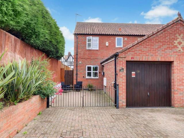 3 bedroom end of terrace house for sale