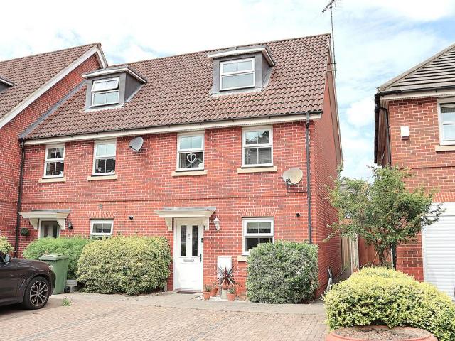 3 bedroom end of terrace house for sale