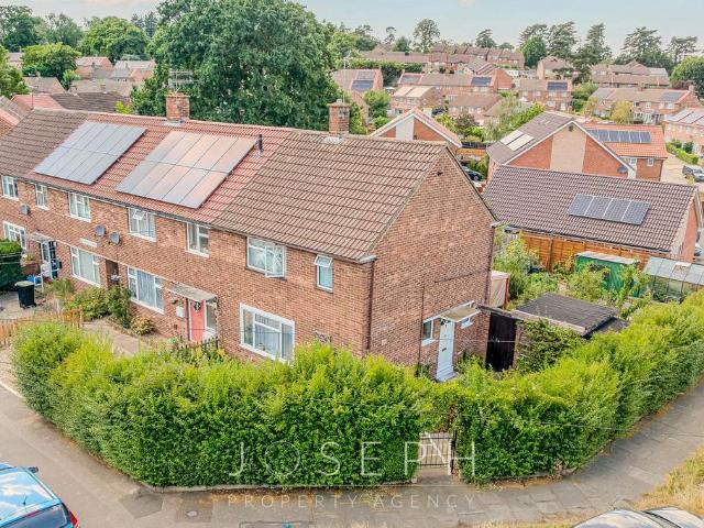 3 bedroom end of terrace house for sale