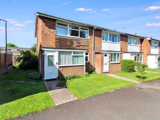 3 bedroom end of terrace house for sale