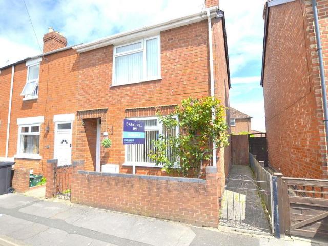 3 bedroom end of terrace house for sale