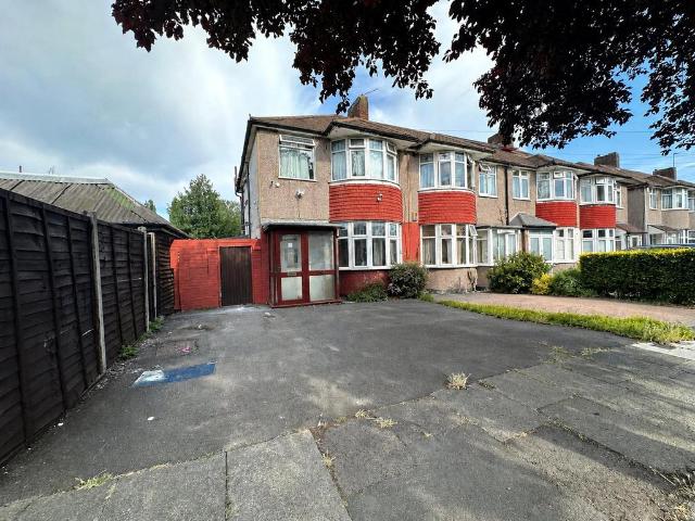 3 bedroom end of terrace house for sale
