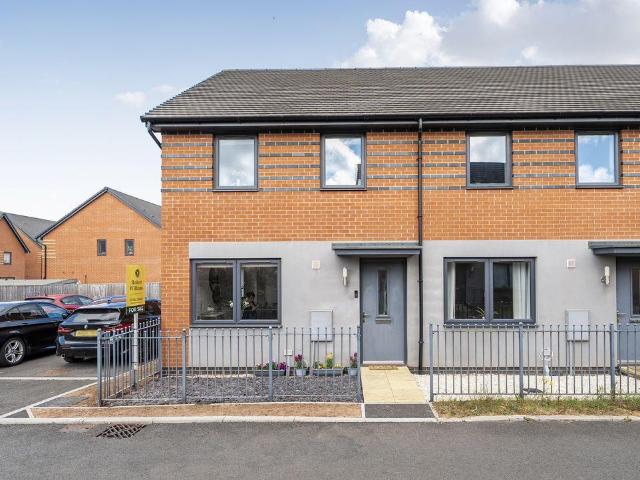 3 bedroom end of terrace house for sale