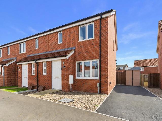 3 bedroom end of terrace house for sale