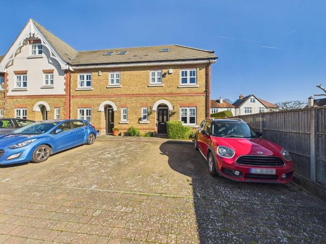 3 bedroom end of terrace house for sale