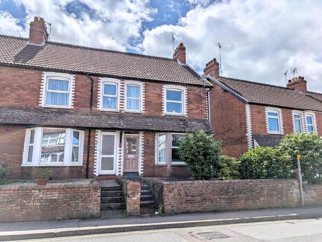 3 bedroom end of terrace house for sale