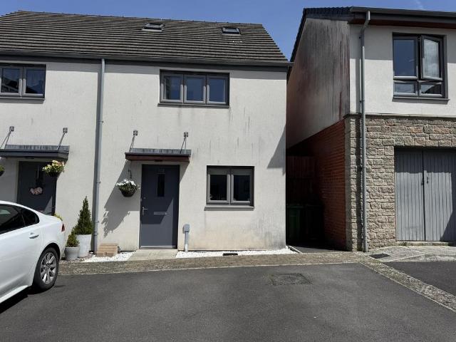 3 bedroom end of terrace house for sale