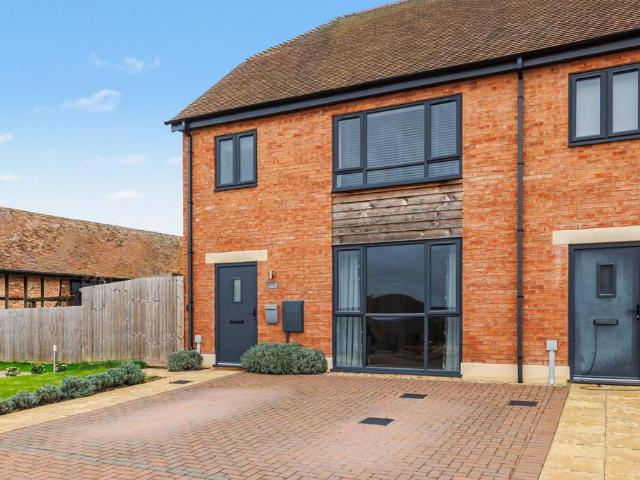 3 bedroom end of terrace house for sale