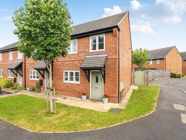 3 bedroom end of terrace house for sale