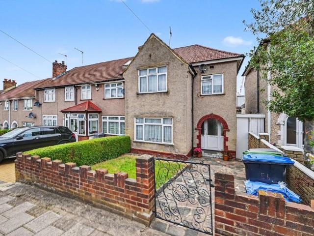 3 bedroom end of terrace house for sale