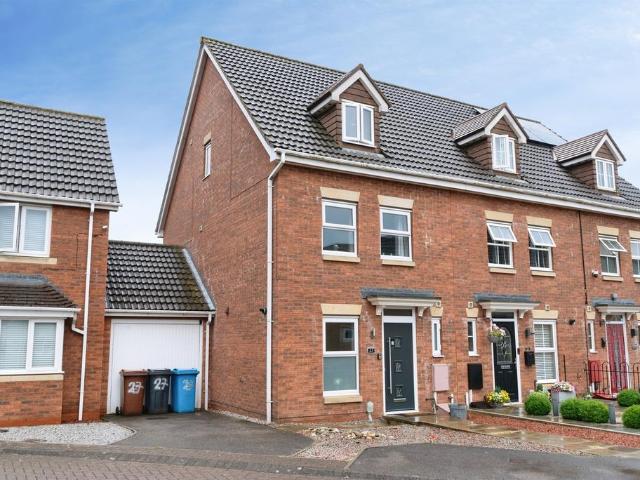 3 bedroom end of terrace house for sale
