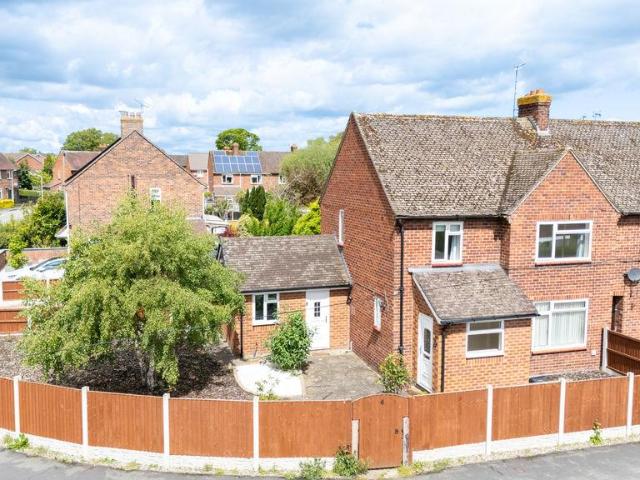3 bedroom end of terrace house for sale
