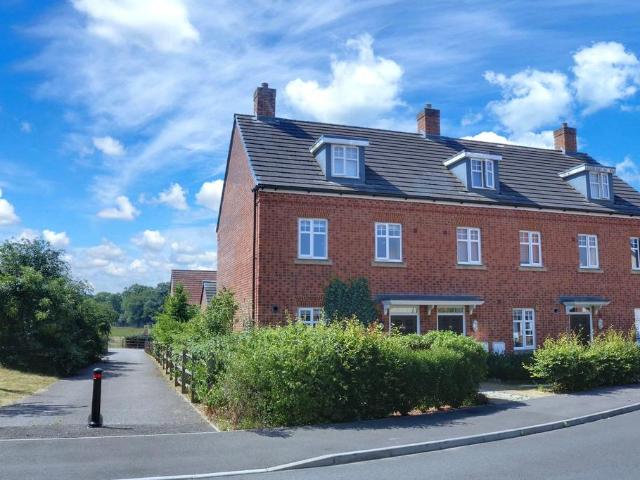 3 bedroom end of terrace house for sale
