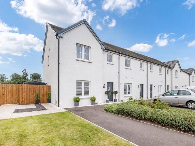 3 bedroom end of terrace house for sale