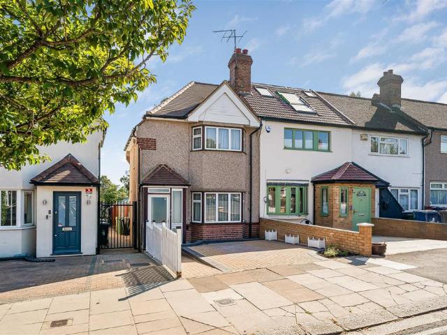 3 bedroom end of terrace house for sale
