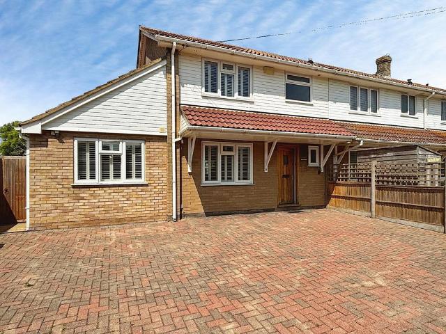 3 bedroom end of terrace house for sale