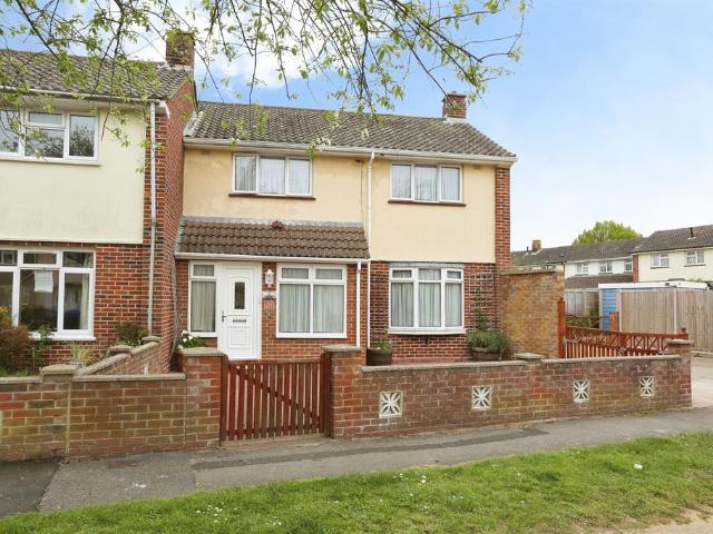 3 bedroom end of terrace house for sale