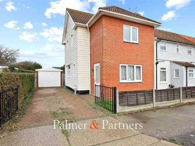 3 bedroom end of terrace house for sale
