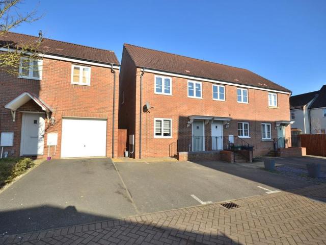 3 bedroom end of terrace house for sale