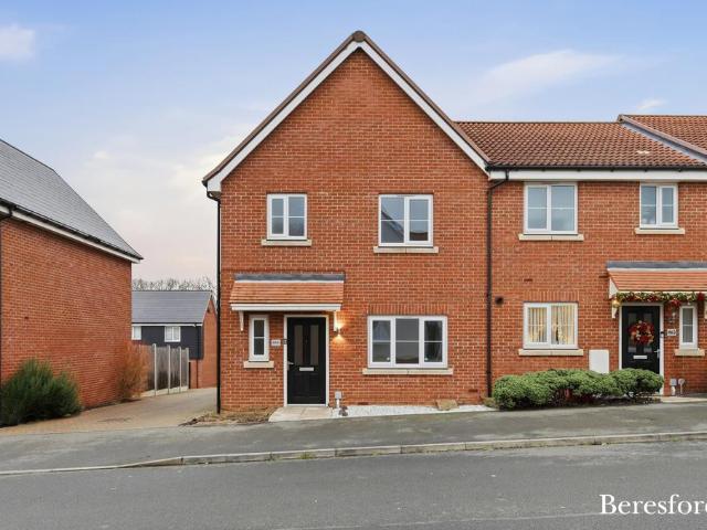 3 bedroom end of terrace house for sale