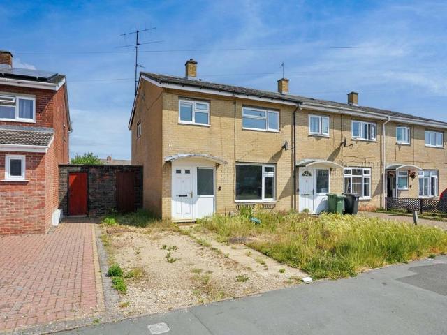 3 bedroom end of terrace house for sale