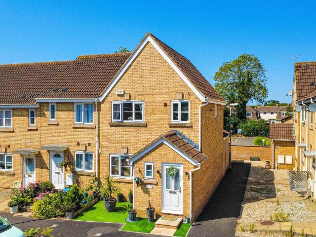 3 bedroom end of terrace house for sale