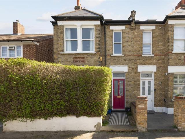 3 bedroom end of terrace house for sale
