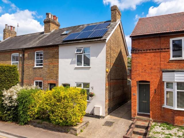 3 bedroom end of terrace house for sale