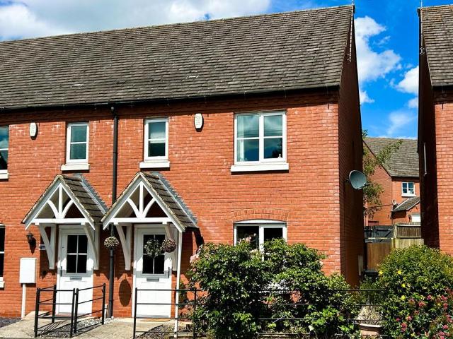 3 bedroom end of terrace house for sale